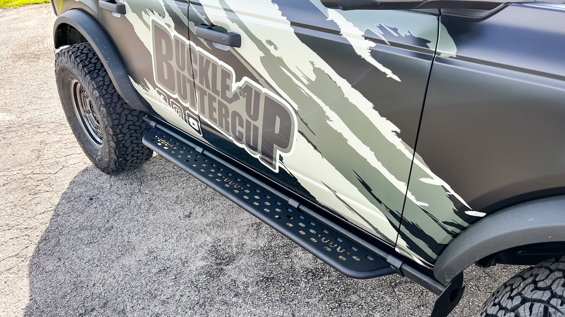 Buckle Up Off-Road 4DR Gallop Quick Release Full-Length Step for 2021+